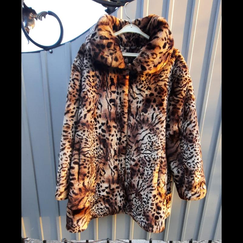 Жіночий полушубок pompoos. — ціна 960 грн у каталозі Шуби Купити жіночі ...