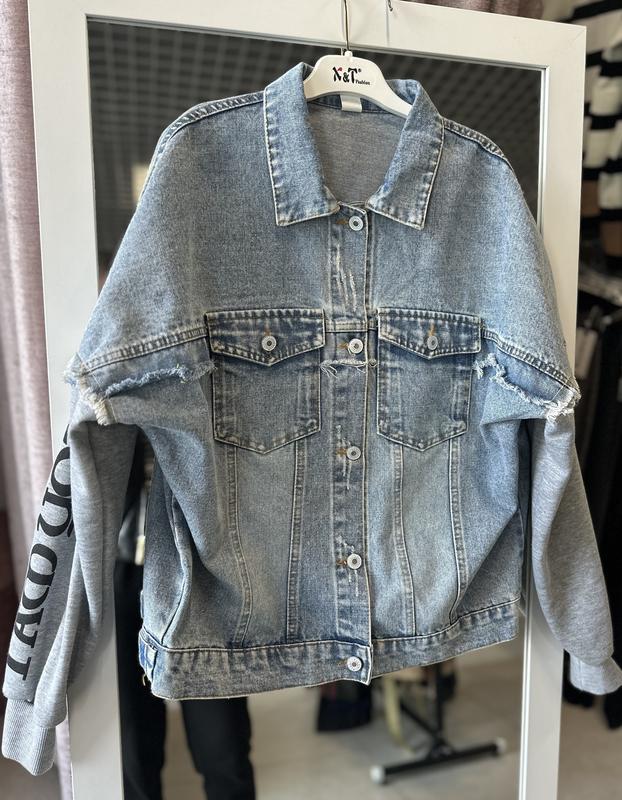 Джинсова курточка — ціна 650 грн у каталозі Куртки Купити жіночі речі за доступною ціною на Шафі