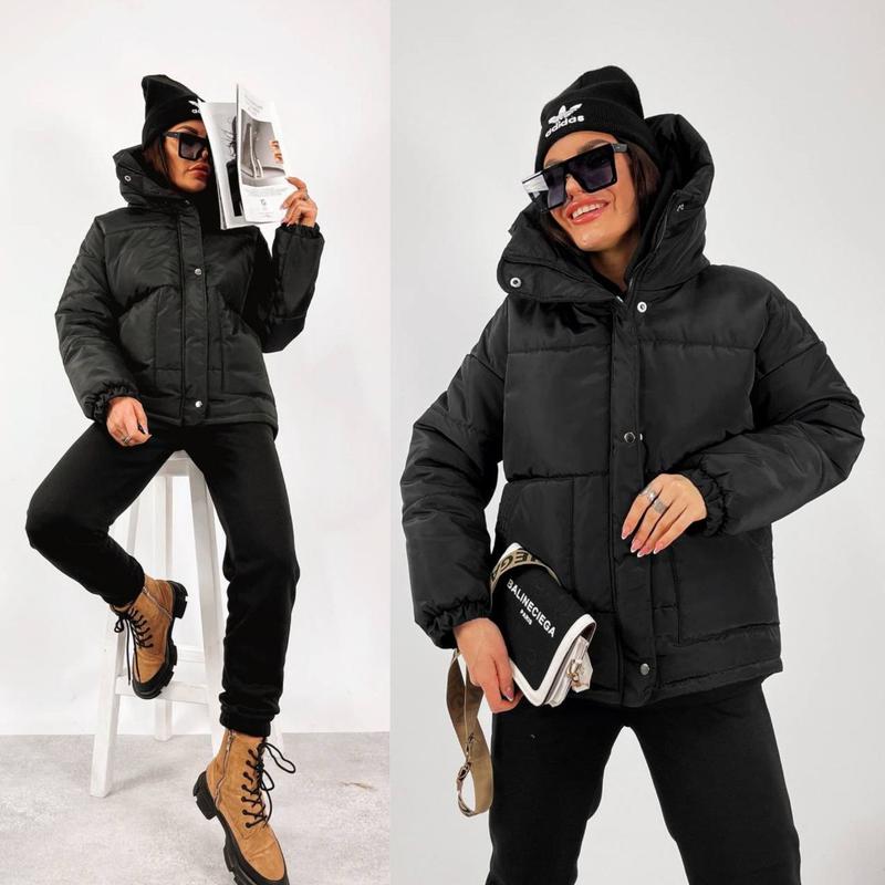 Жіноча куртка чорного кольору — ціна 1250 грн у каталозі Куртки Купити жіночі речі за доступною