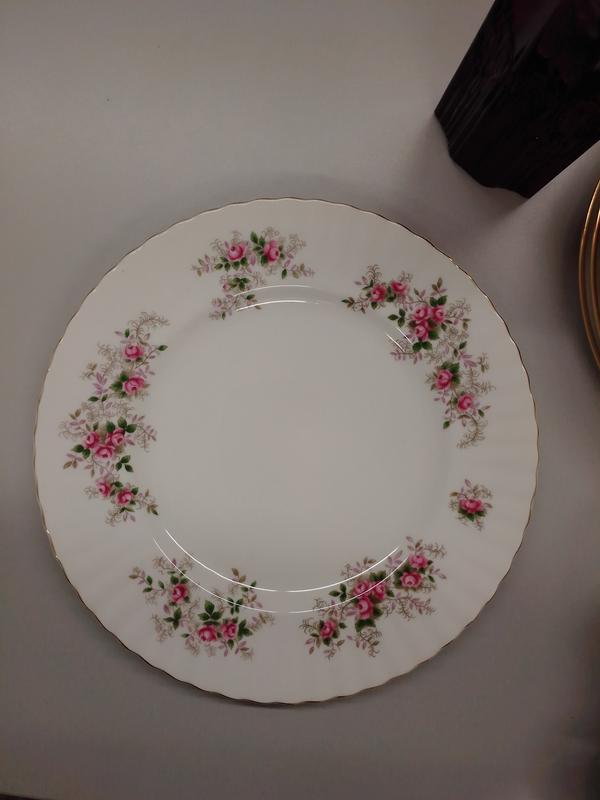 Тарілочка Royal Albert — цена 351 грн в каталоге Тарелки Купить товары