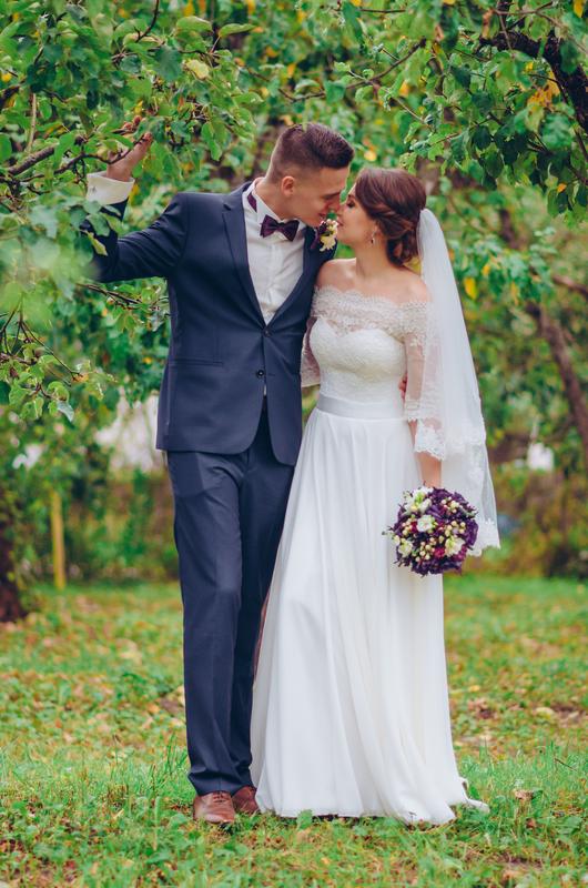 Весільна сукня — ціна 2000 грн у каталозі Весільні сукні Купити жіночі речі за доступною ціною