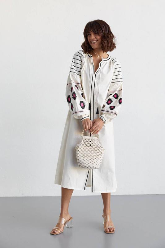 Сукня з вишивкою — ціна 1200 грн у каталозі Довгі сукні Купити жіночі речі за доступною ціною на