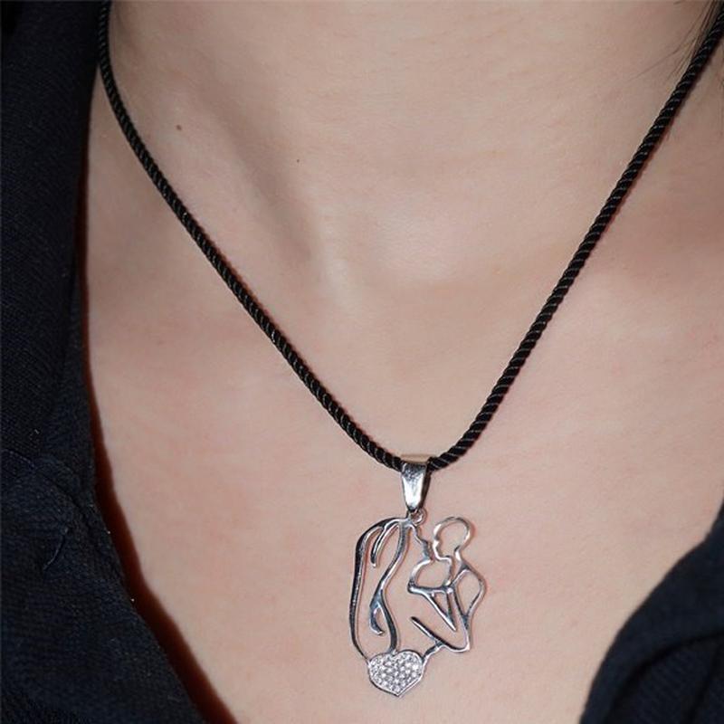 Підвіска мама з дитиною — ціна 713 грн у каталозі Підвіски Купити аксесуари за доступною ціною