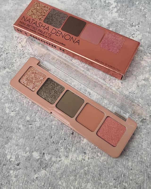 Палетка — цена 920 грн в каталоге Тени для век Купить товары для красоты и здоровья по доступной