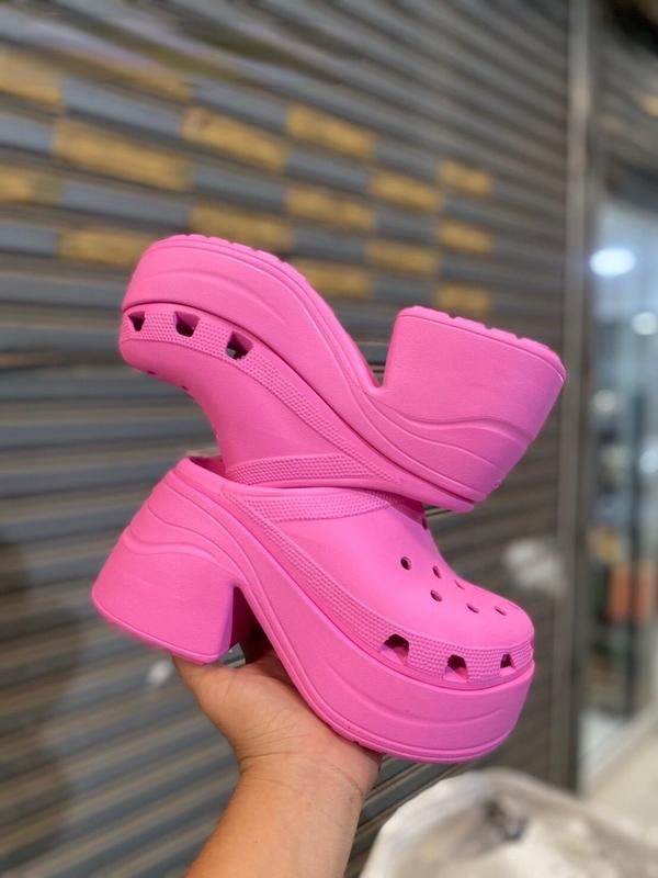 crocs siren clog hyper pink 2450 148050933 crocs classic bae clog