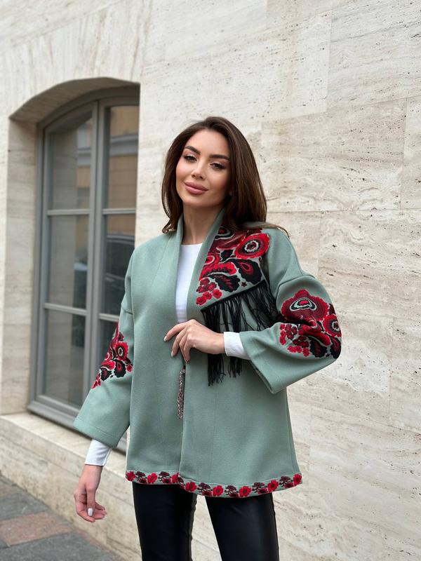 Жакет з вишивкою — ціна 1300 грн у каталозі Піджаки і жакети Купити жіночі речі за доступною