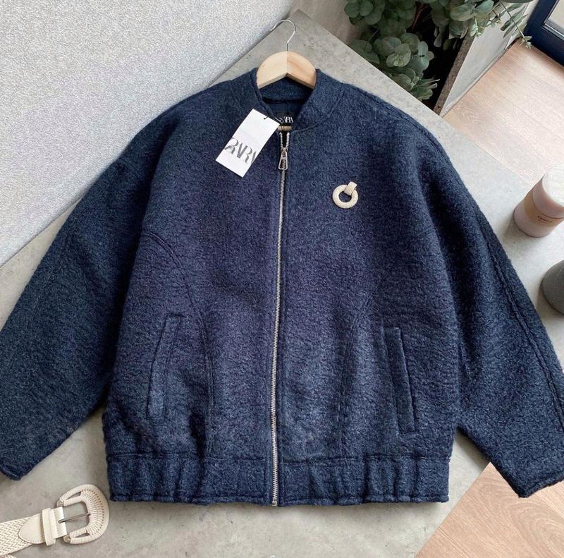 Бомпер букле оверсайз — ціна 1400 грн у каталозі Куртки Купити жіночі речі за доступною ціною на