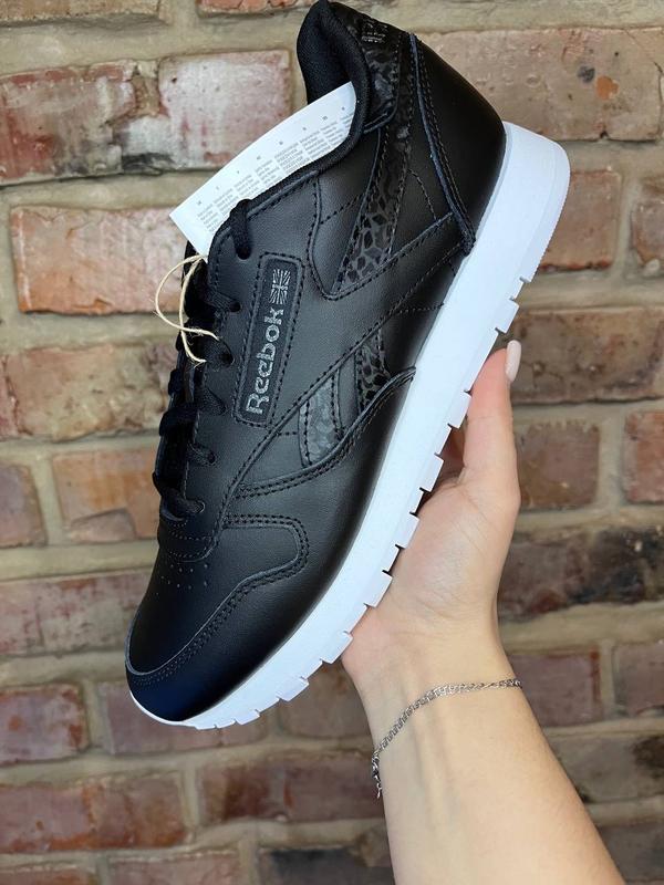 Reebok — ціна 1900 грн у каталозі Кросівки Купити жіночі речі за доступною ціною на Шафі