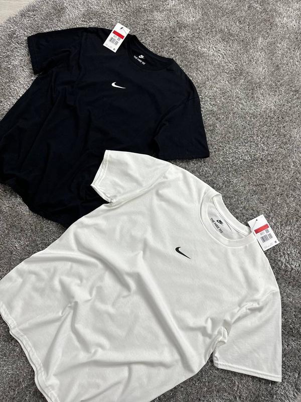 Футболка Nike Center Logo — ціна 455 грн у каталозі Футболки Купити чоловічі речі за доступною