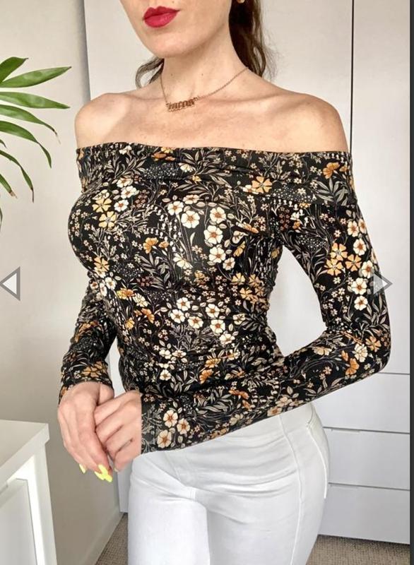 Брендовая блуза лонгслив с открытыми плечами h&m цветы этикетка — цена ...