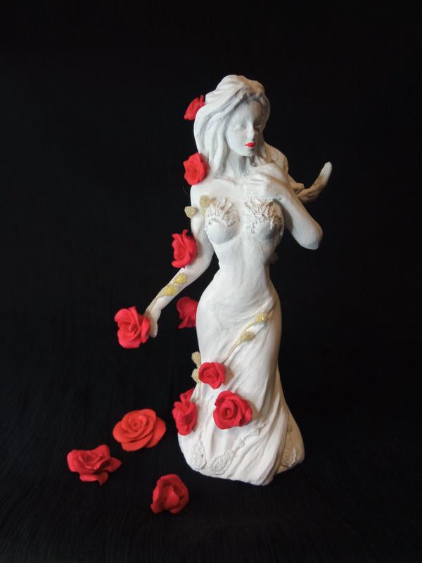 Статуетка дівчини з гіпсу — ціна 250 грн у каталозі Статуетки Купити товари для дому та побуту