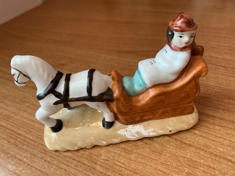 Фарфоровая статуэтка зимняя прогулка — ціна 250 грн у каталозі Статуетки Купити товари для дому