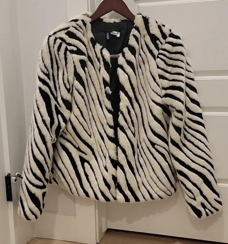 Шубка — цена 300 грн в каталоге Шубы Купить женские вещи по доступной цене на Шафе Украина