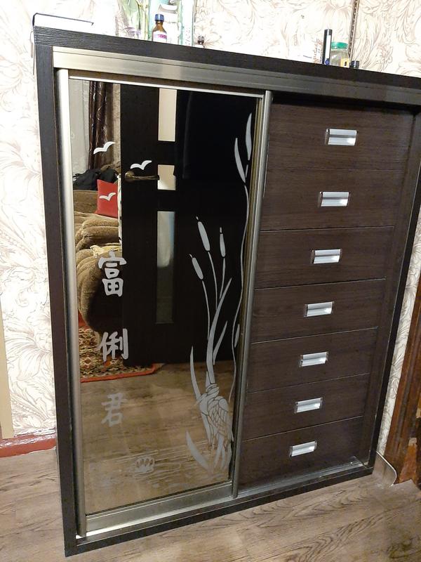 Невелика шафа купе — ціна 2000 грн у каталозі Шафи Купити товари для дому та побуту за доступною