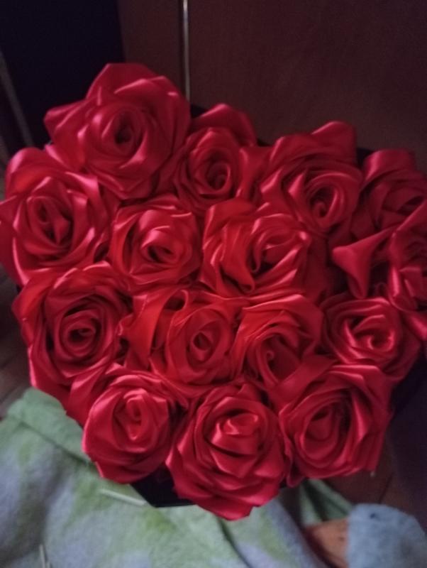 Букет троянд з атласної стрічки — ціна 600 грн у каталозі Штучні квіти Купити товари для дому та