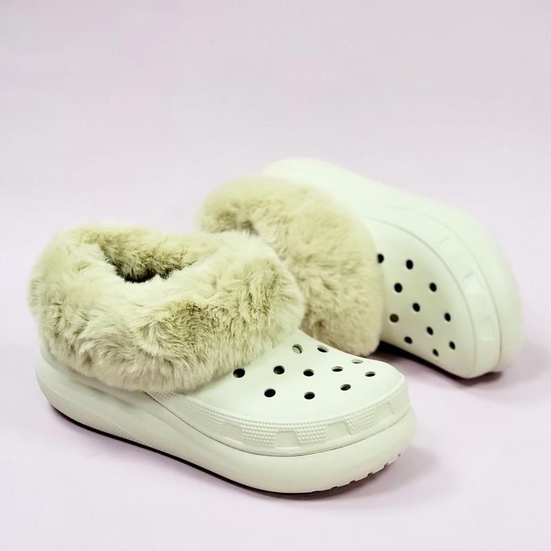 Утеплені хутром черевики напівчобітки crocs furever crush, оригінал ...