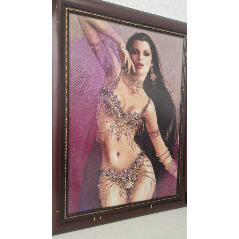 Вишита картина танцівниця — ціна 15500 грн у каталозі Панно Купити