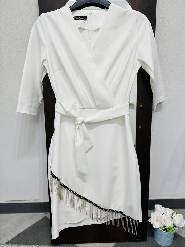 Біла святкова сукня плаття з цепочкою туреччина — ціна 475 грн у каталозі Короткі сукні Купити