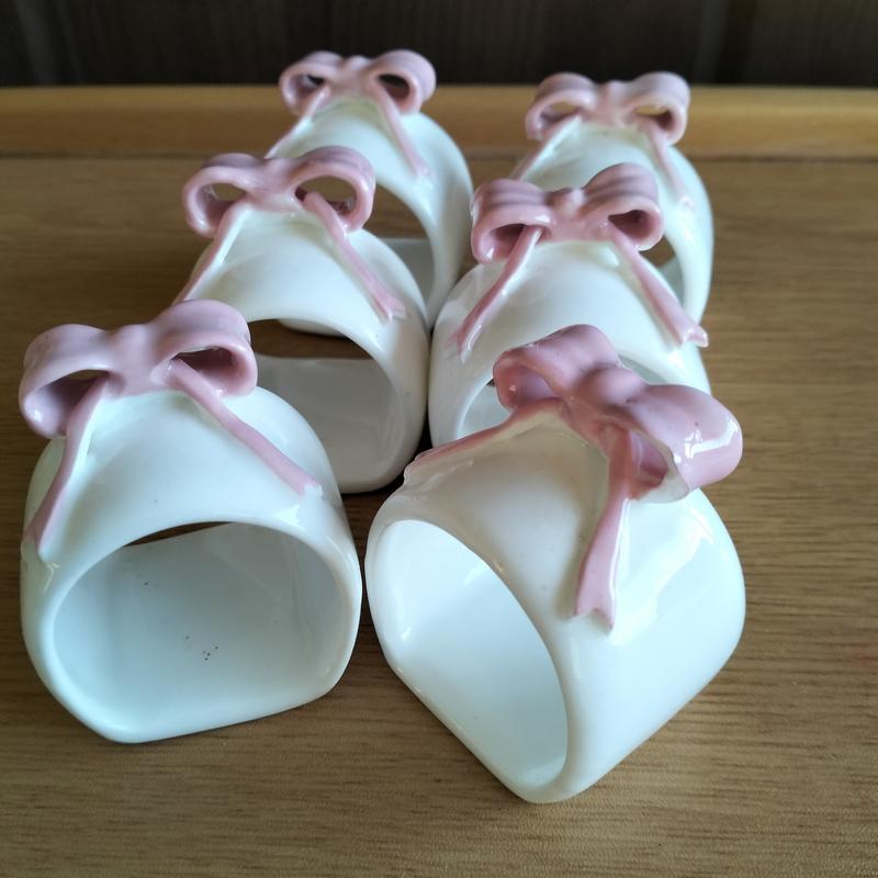 Фарфорові кільця для серветок 3 шт — ціна 350 грн у каталозі Серветниці Купити товари для