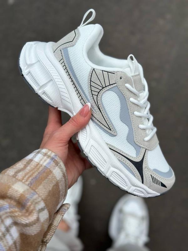 Жіночі кросівки — ціна 1499 грн у каталозі Кросівки Купити жіночі речі за доступною ціною на