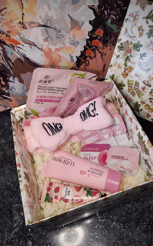Бокс с косметикой 🎁🎁🎁 — цена 350 грн в каталоге Женские подарочные ...