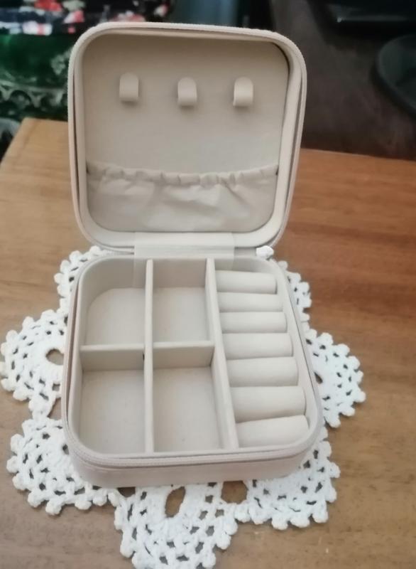 Кейс для прикрас — цена 150 грн в каталоге Шкатулки Купить товары для дома и быта по доступной