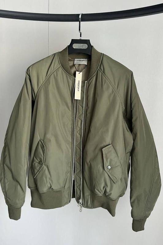 Бомбер — ціна 6200 грн у каталозі Куртки Купити жіночі речі за