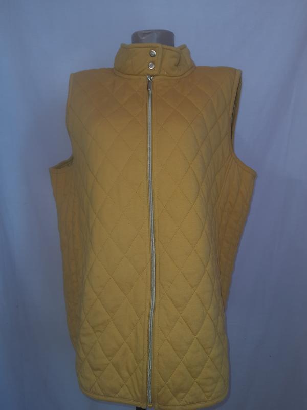 Жіноча жилетка безрукавка — ціна 142 грн у каталозі Жилетки Купити жіночі речі за доступною