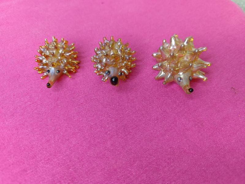 Скляна статуетка фігурка їжак їжачок сімя їжаків зі скла — ціна 250 грн у каталозі Статуетки