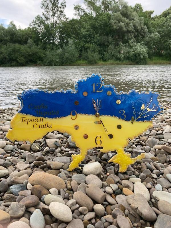Годинник карта україни із епоксидної смоли — ціна 1600 грн у каталозі Годинники Купити товари