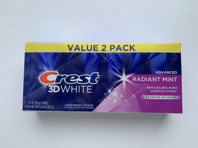 Набор из двух отбеливающая зубная паста Crest 3d White Whitening
