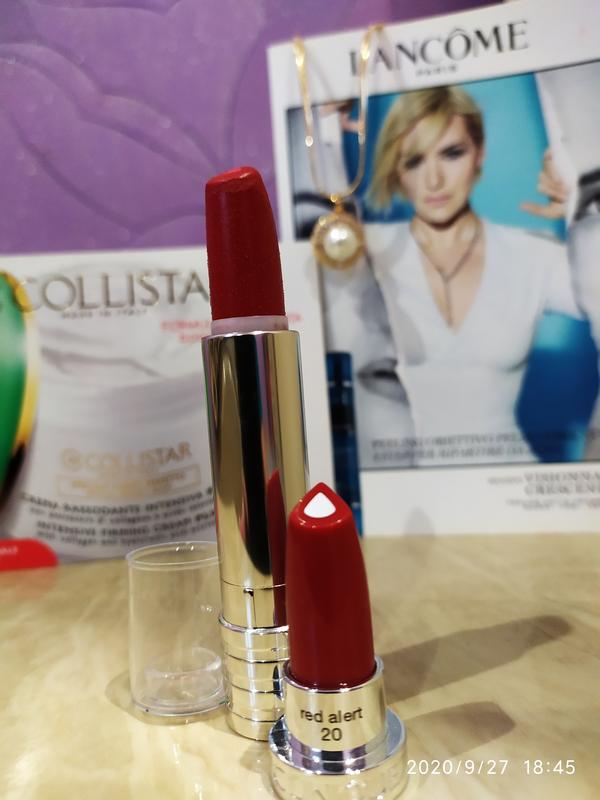 Помада clinique dramatically different lipstick ,тон 20 red alert ...