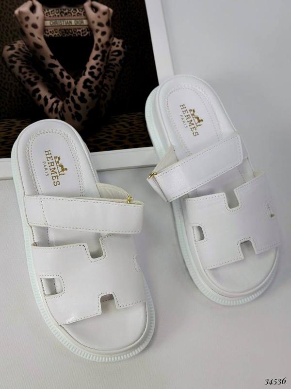 Шльопанці — ціна 1999 грн у каталозі Босоніжки Купити жіночі речі за доступною ціною на Шафі