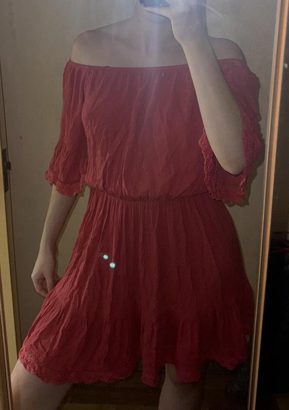 Червона мереживна сукня — ціна 300 грн у каталозі Сарафани Купити жіночі речі за доступною ціною