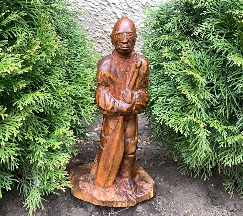 Статуетка з дерева фігурка з дерева статуетка індієць з веслом скульптура з дерева фігурка