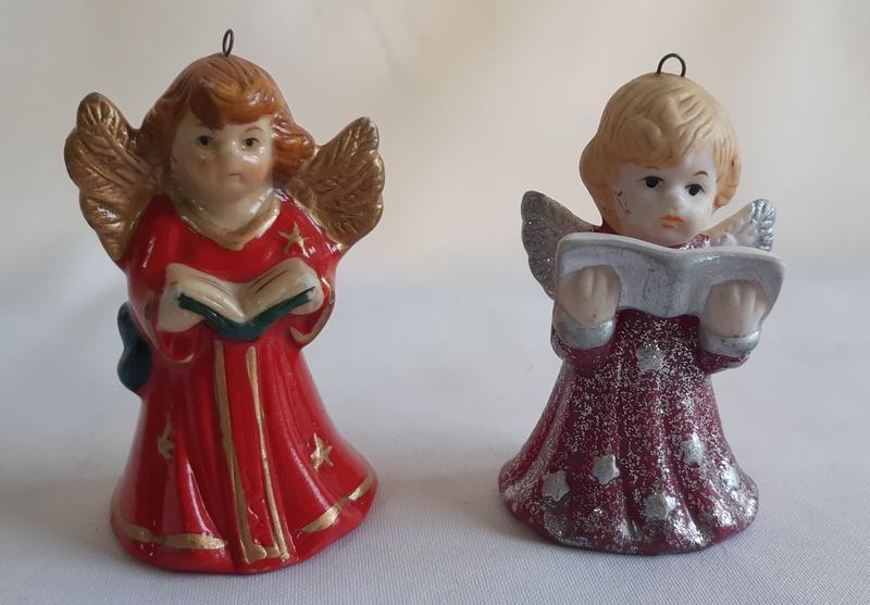 Статуэтка фарфор пара винтажных колокольчиков ангел с книгой — цена 490 грн в каталоге Статуэтки