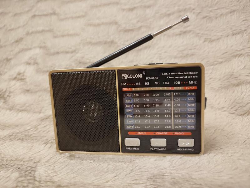 Компактний радіоприймач golon rx-8866 з акумулятором — ціна 357 грн у ...
