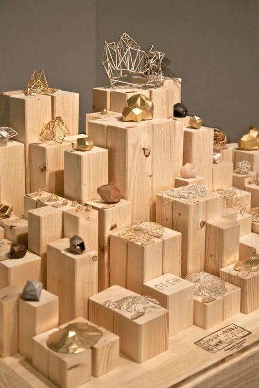 Вітрина для прикрас з брусків дерева — ціна 1300 грн у каталозі Органайзери Купити товари для