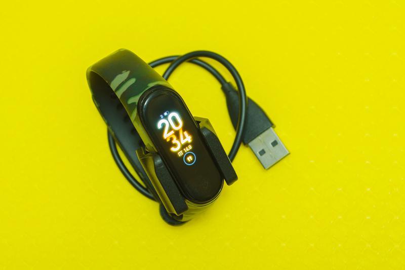 Зарядний прищіпка для фітнес браслета xiaomi mi band 4 зарядка — цена ...