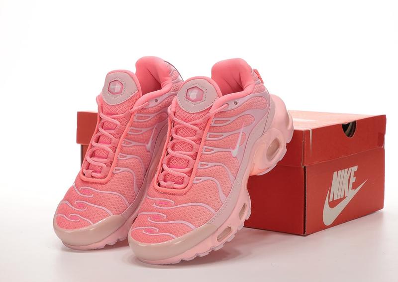 Кроссовки женские в стиле nike air max plus tn найк аир макс плюс тн ...