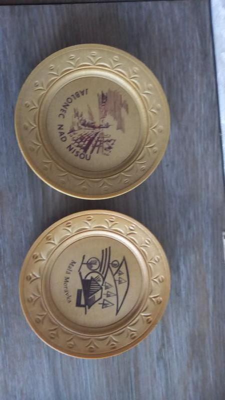 Декоративні пластмасові тарілки чехія — цена 43 грн в каталоге Статуэтки Купить товары для дома