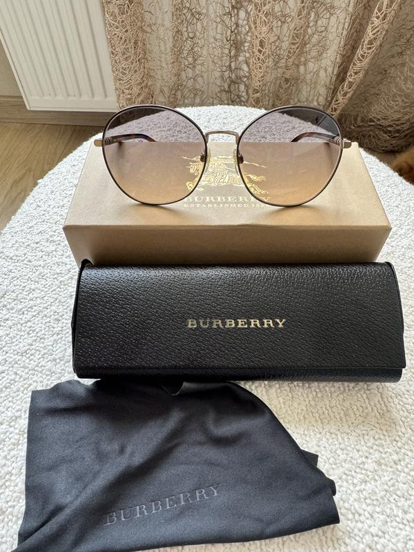 Clutch burberry store