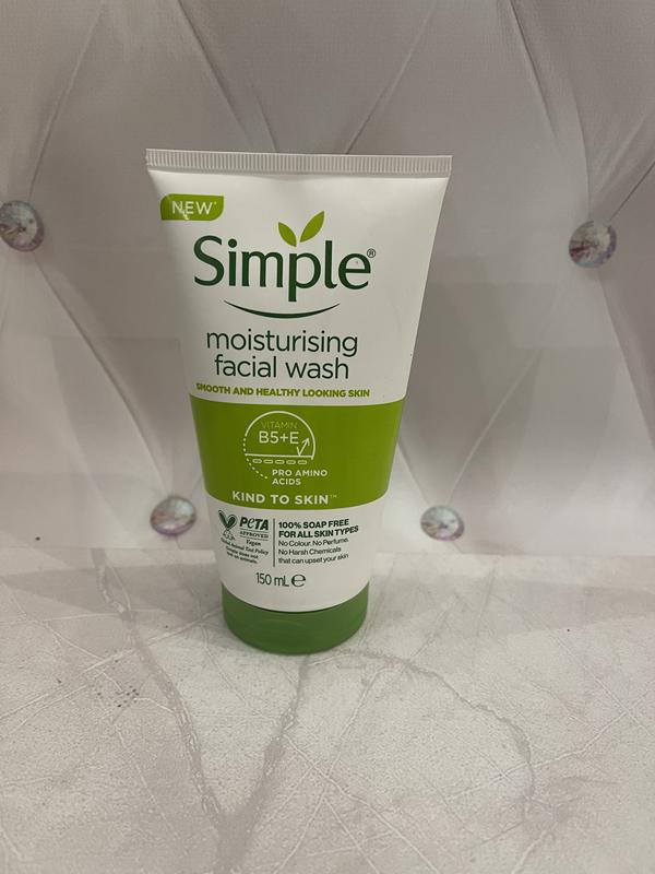 simple kind to skin moisturising facial wash 150 160 no skin