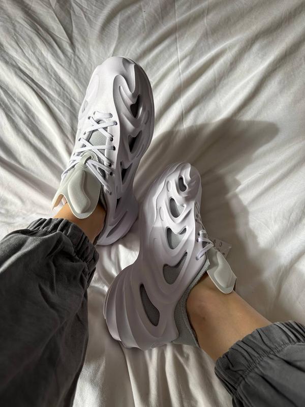 Кросівки adidas adifom quake cloud white — ціна 2844 грн у каталозі ...