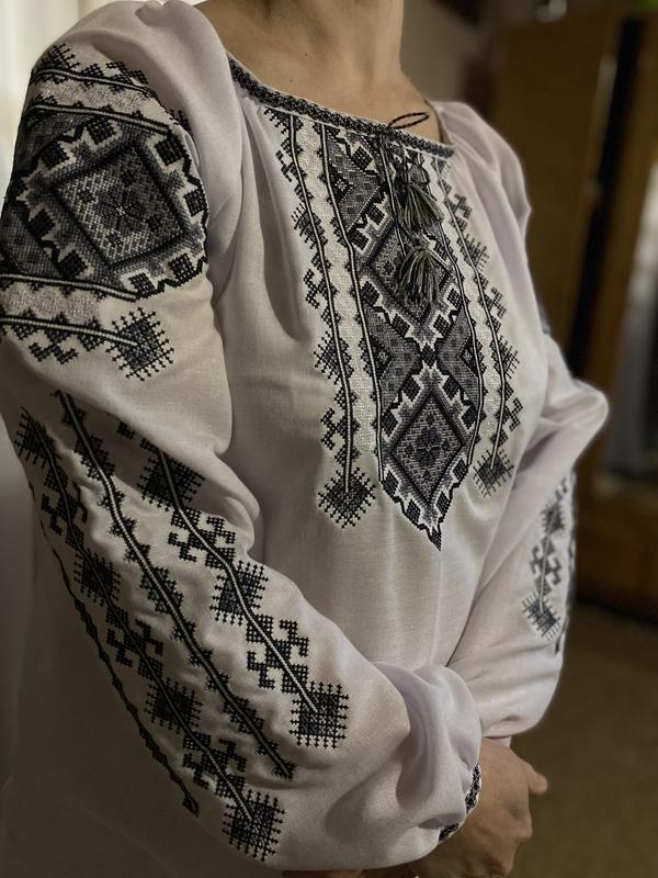 Украинская вышивка — цена 1300 грн в каталоге Вышиванки Купить мужские вещи по доступной цене на