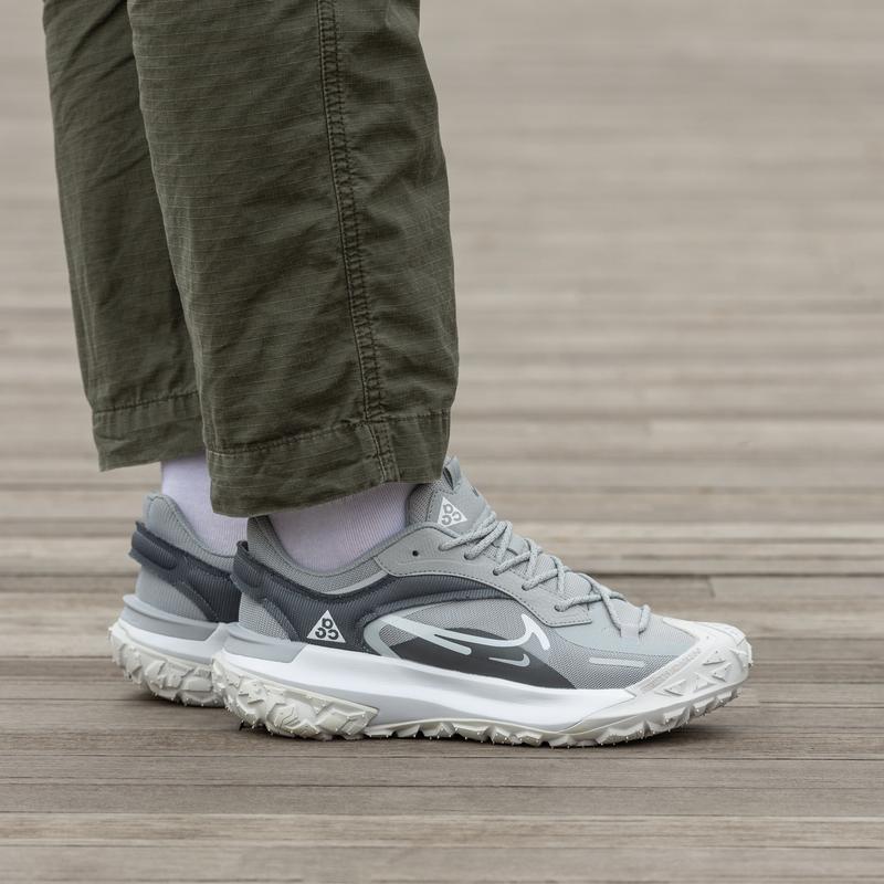 Найк кроссовки nike acg mountain fly low grey — цена 2650 грн в ...