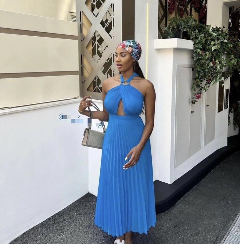 Неймовірна сукня Zara — ціна 599 грн у каталозі Сукні міді Купити жіночі речі за доступною ціною