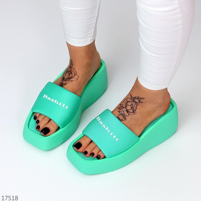 Стильні шльопанці — ціна 980 грн у каталозі Шльопанці Купити жіночі речі за доступною ціною на