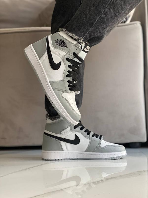 Жіночі кросівки nike air jordan 1 retro high grey white black знижка ...