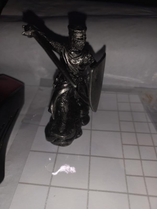 Колекційна подарункова фігура фігурка статуетка лицар стоїть щит меч сплав олово сувенір